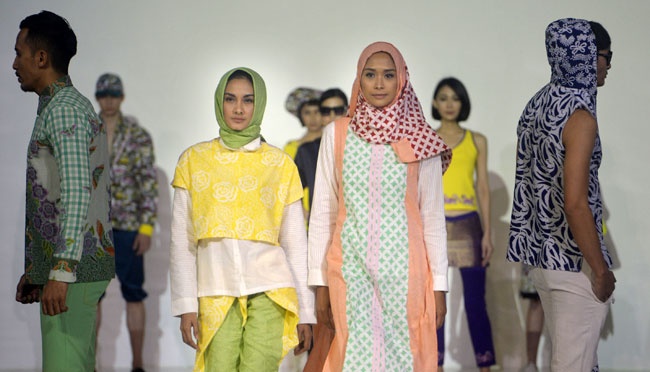 66 Desainer Pamerkan Karya di Indonesia Sports Fashion Week | tempo.co