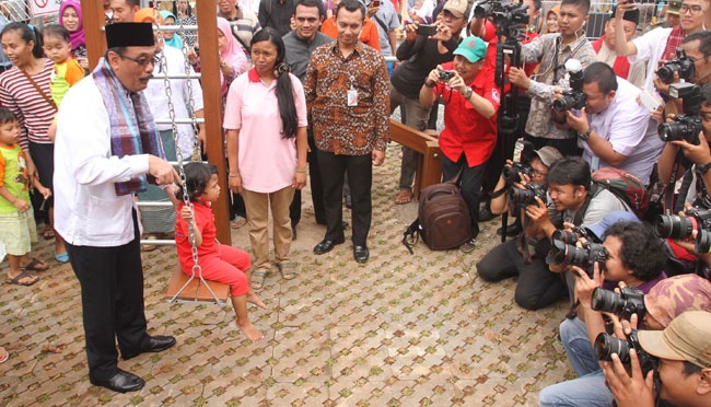 Djarot Resmikan RPTRA di Kawasan Pondok Labu | tempo.co Djarot Resmikan RPTRA di Kawasan Pondok Labu | tempo.co