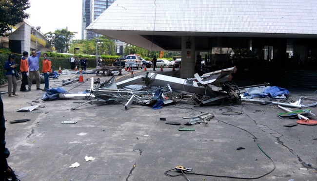 Gondola Jatuh di Menara Intiland, Satu Orang Tewas | tempo.co