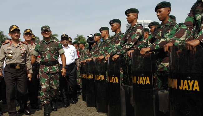 TNI-Polri Bukan Juru Kampanye | tempo.co
