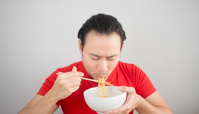 Suka Makan Ramen? Coba yang Berkuah Biru | tempo.co