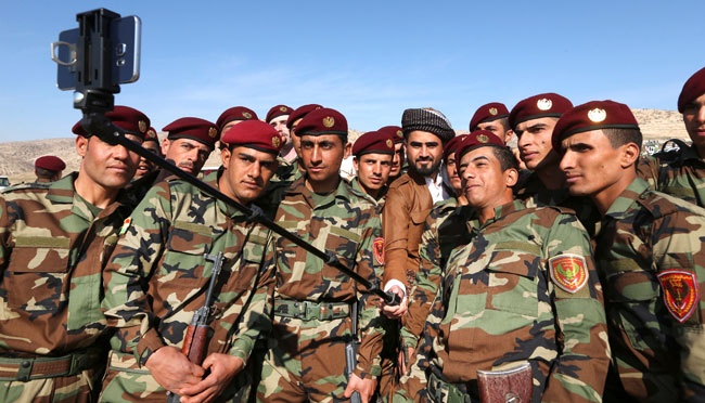 Kebahagian Tentara Saat Gabung dengan Pasukan Kurdi | tempo.co