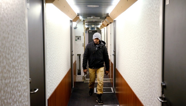 Hotel Apung Ini Jadi Tempat Singgah Bagi Imigran di Belanda | tempo.co