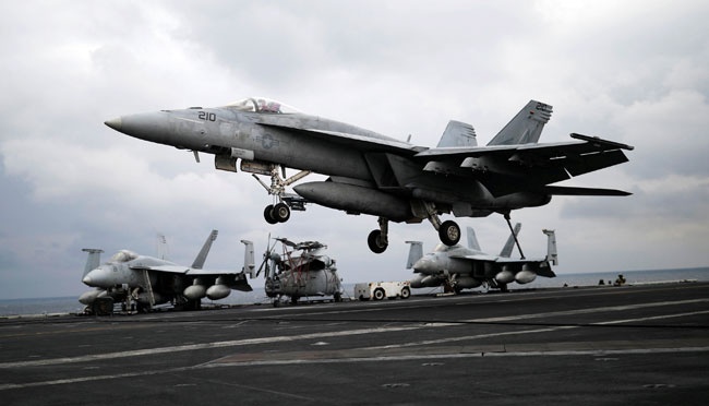 Kegaharan Jet Tempur F-18 dalam Latihan Militer AS-Korsel | tempo.co