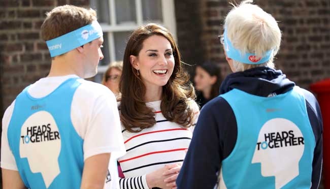 Senyum Manis Kate Middleton saat Bertemu Pelari Heads Together | tempo.co