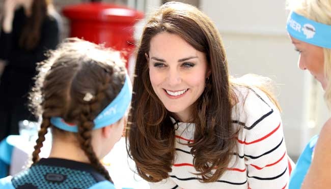 Senyum Manis Kate Middleton saat Bertemu Pelari Heads Together | tempo.co