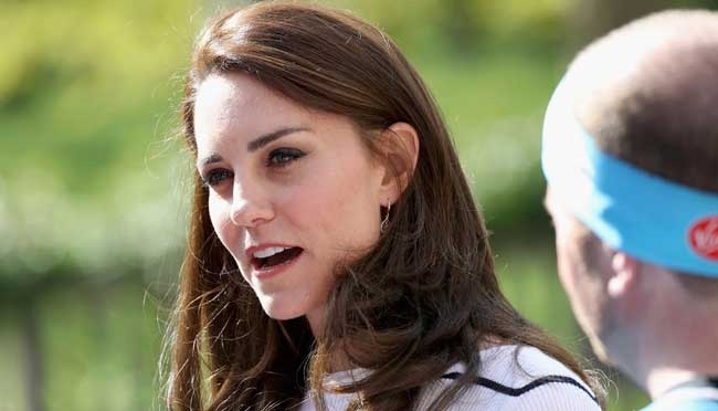 Senyum Manis Kate Middleton saat Bertemu Pelari Heads Together | tempo.co