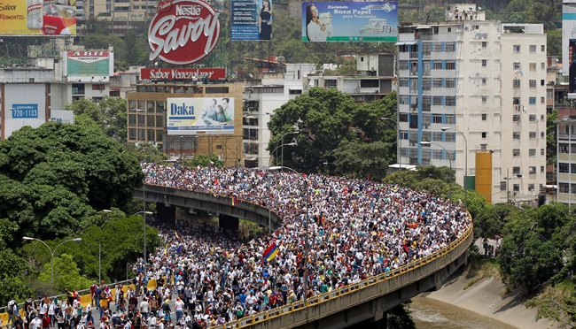 IMF Prediksi Inflasi Venezuela Satu Juta Persen di Tahun Ini | tempo.co