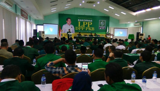Pilgub, DPC PKB Se-Jawa Timur Desak DPP Calonkan Halim Iskandar | tempo.co
