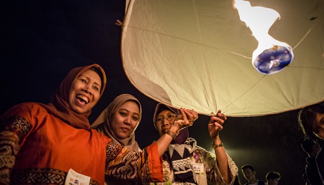 Hari Raya Waisak, Ribuan Lampion Diterbangkan di Borobudur | tempo.co