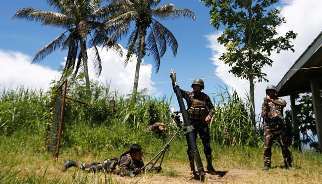 Tentara Filipina Bertempur dengan Militan Maute di Marawi | tempo.co