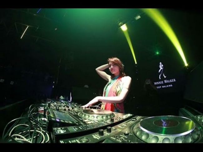 DJ Butterfly Ubah Penampilan, Tak Lagi Buka-bukaan di Panggung | tempo.co