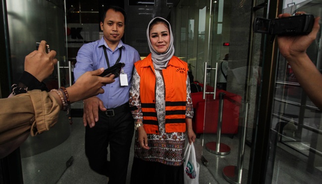 Gaya Wali Kota Tegal Siti Masitha dalam Pemeriksaan Perdana | tempo.co