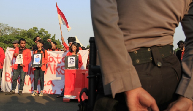 Mahasiswa Geruduk Istana Peringati 19 Tahun Tragedi Semanggi 1998 ...