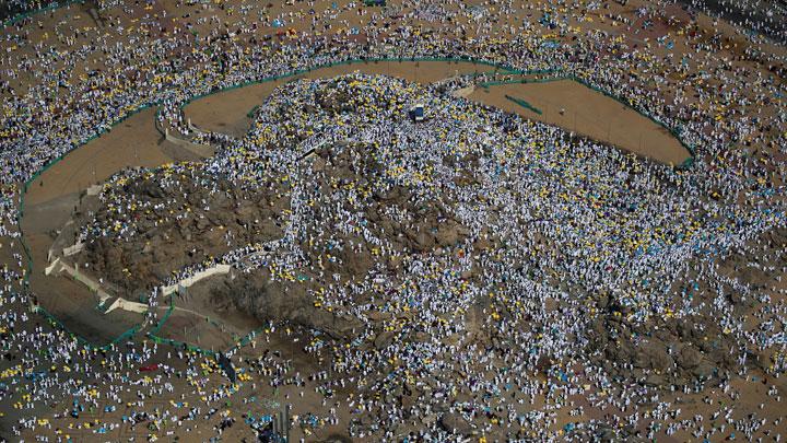 Haj Pilgrims Gather at Mount Arafat For Day Of Prayer - Foto En.tempo.co Haj Pilgrims Gather at Mount Arafat For Day Of Prayer - Foto En.tempo.co