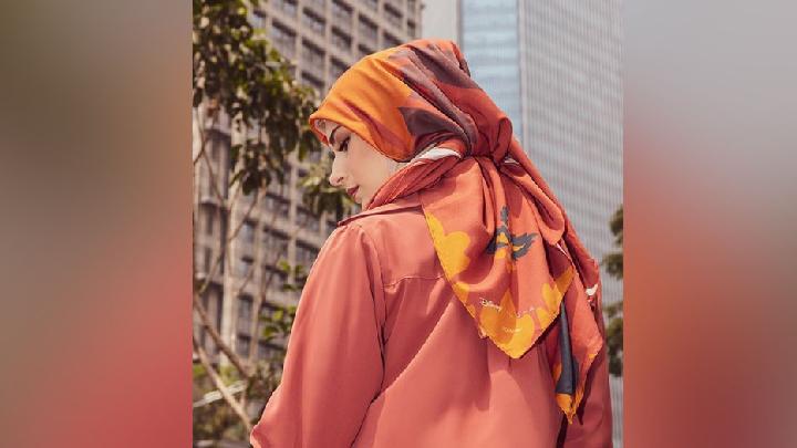 Praktis, Beli Hijab Bisa Lewat Vending Machine - Cantika.com