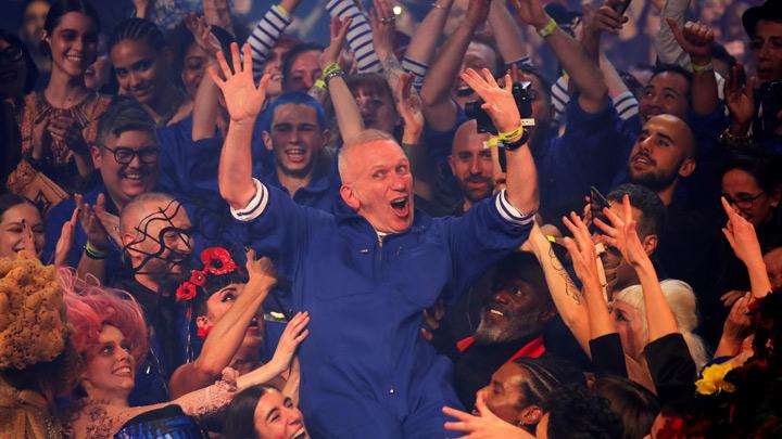 Stars Flaunt Gaultier Creations for Designer's Finale in Paris - foto ...