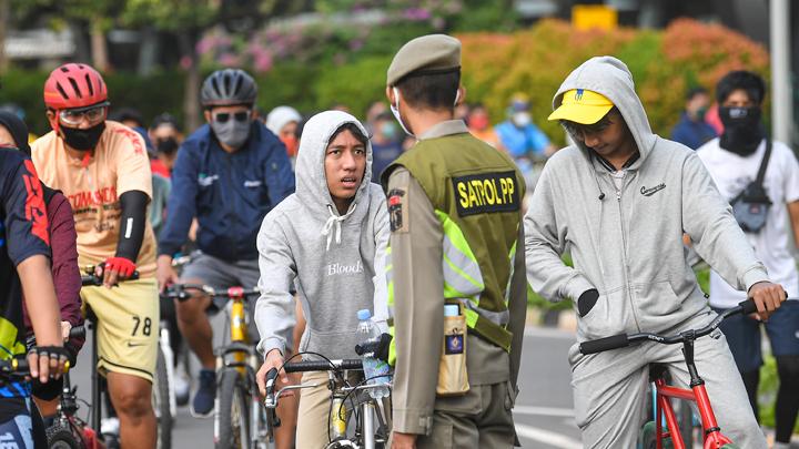 Authorities: People Misinterpret 'New Normal' Term - News En.tempo.co