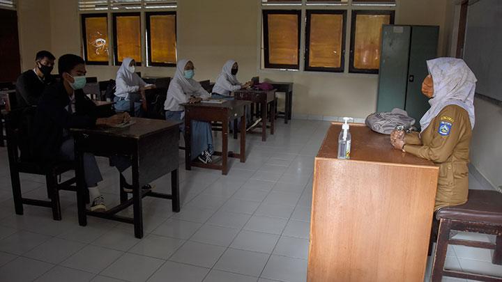 Covid-19 Task Force: School Reopening Will Depend on Risk Zone Map ...