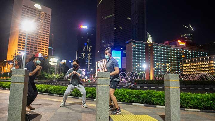 Jakarta Govt Debunks Claims that 'Only VFE Masks Work against Covid-19 ...