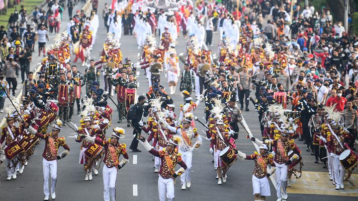 Tens of Thousands of People Join Red and White Parade in Jakarta - News ...
