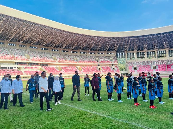 Jokowi Inaugurates Papua Football Academy - Sport En.tempo.co