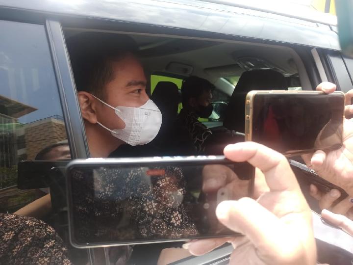 Gibran Rakabuming Talks of Potential to Run in Jakarta Election - News ...