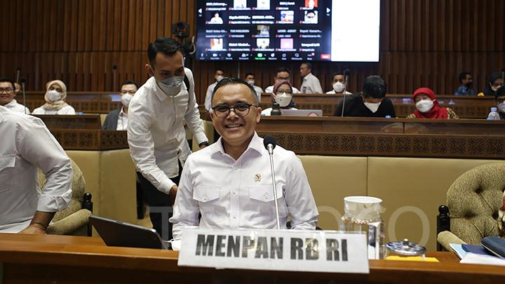Menpan Rb Janji Tak Ada Phk Saat Tenggat Penghapusan Tenaga Honorer