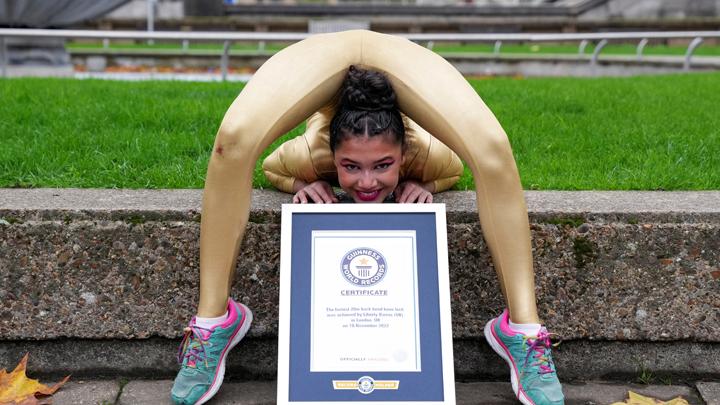 Liberty Barros, Manusia Karet Berusia 14 Tahun yang Raih Rekor Dunia ...