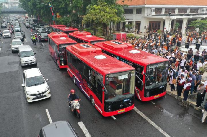 Surabaya Introduces 17 Electric Buses with BTS Concept - News En.tempo.co
