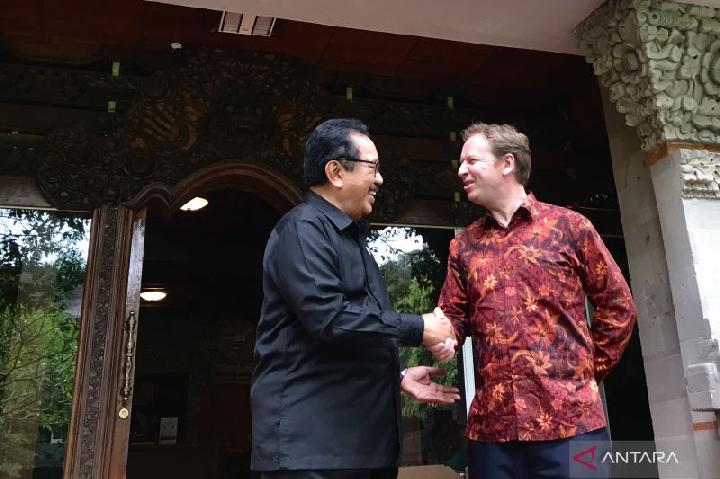 British Ambassador, Bali Govt Discuss Future of Green Transportation ...
