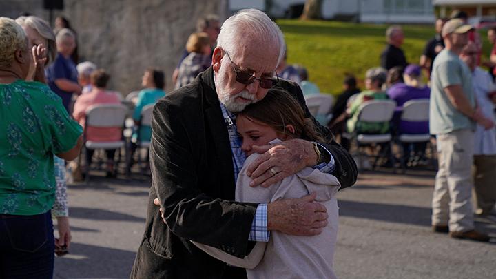 5 Reasons You Should Hug Your Children - Life En.tempo.co