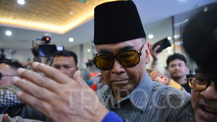 Police Probe Al Zaytun School Leader Panji Gumilang on Alleged Money ...