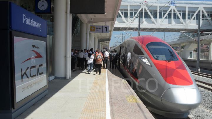 Whoosh High-speed Train Promo Fare at Rp300,000, Says KCIC - News En ...