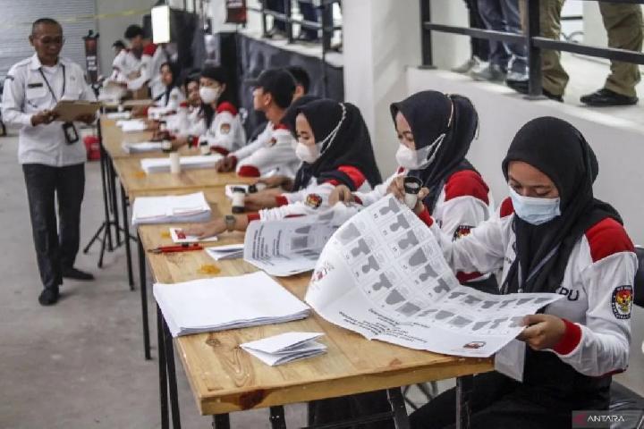 ICW Finds 56 Ex-Graft Convicts Running for 2024 Elections - News En ...