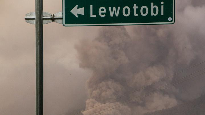 Geological Agency Recommends Expanding Risk Area as Mount Lewotobi ...