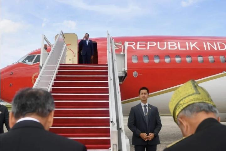 President Jokowi Returns to Indonesia After Attending Wedding of Brunei ...