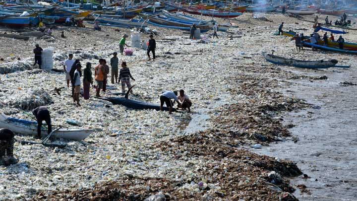 Indonesia Ranked 5th as Largest Waste Producing Countries, Down 3 ...