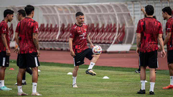 PSSI Pastikan Calvin Verdonk Bakal Siap Bermain saat Timnas Indonesia Hadapi Filipina - Bola ...