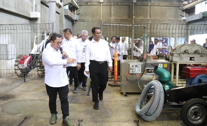 Mentan Pantau Proses Uji Alsintan untuk Produksi Massal | tempo.co
