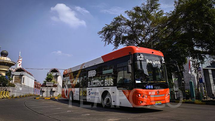 Transjakarta Buses to Continue Operating Until Late at Night During ...