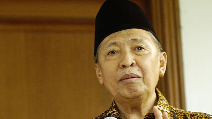 BREAKING NEWS: Indonesia's 9th Vice President Hamzah Haz Dies at 84 ...