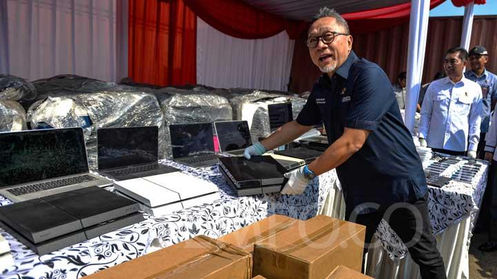 64% Indonesian Internet Users Doubt Task Force Can Solve Illegal Import Cases - News En.tempo.co