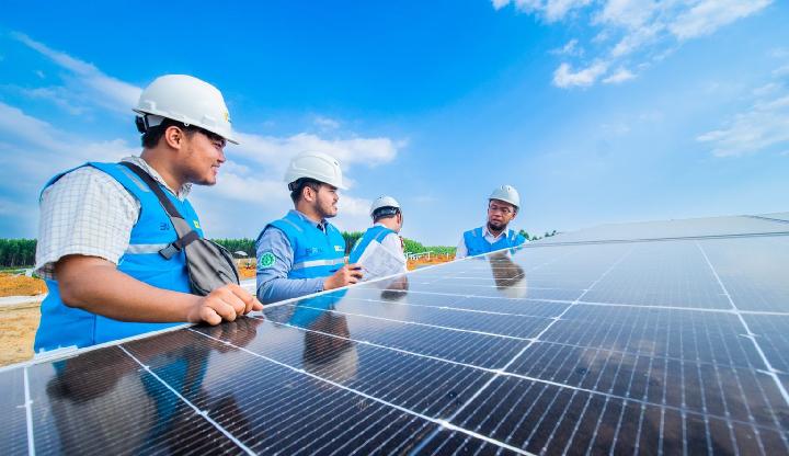 PLN Launches Largest 'Ground-Mounted' Solar Power Plant in West Java ...