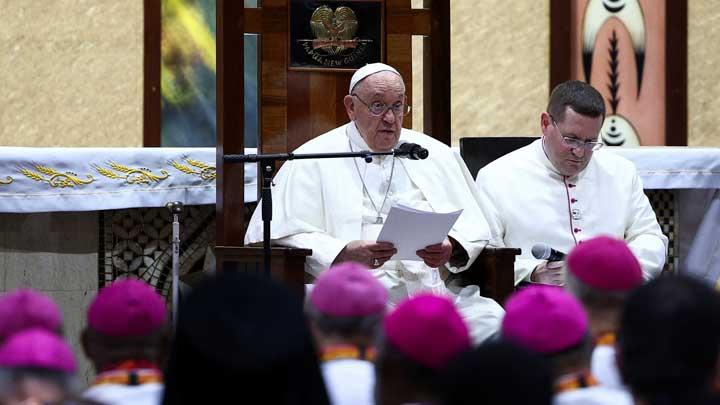 Pope Francis Falls and Injures Forearm, Vatican Says - World En.tempo.co