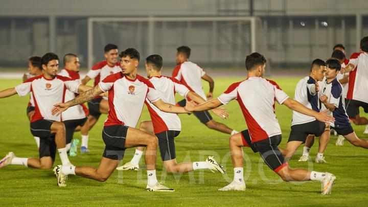 Susunan Pemain Timnas Indonesia vs Australia: Justin Hubner Starter, Thom Haye Cadangan | tempo.co