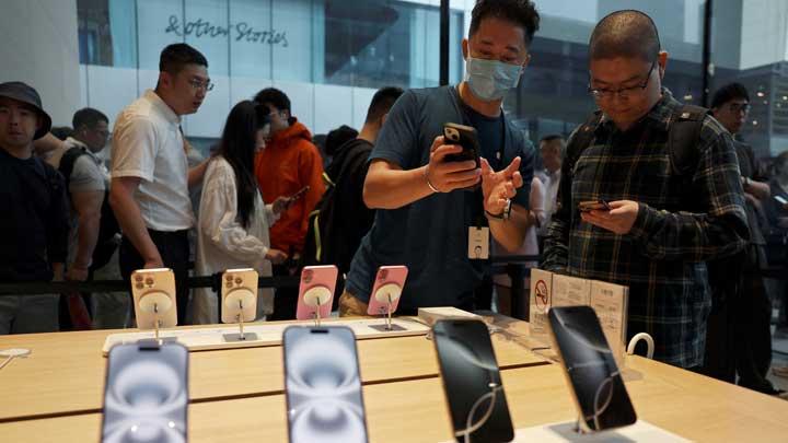 Apple Requests Audience with Indonesia's Industry Minister Amid iPhone ...
