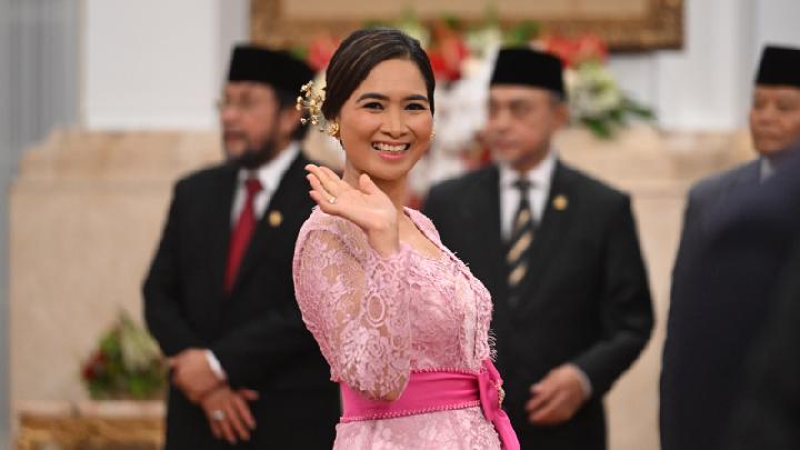 Ragam Gaya Kebaya Khas Bali Wakil Menteri Pariwisata, Ni Luh Puspa - Cantika.com