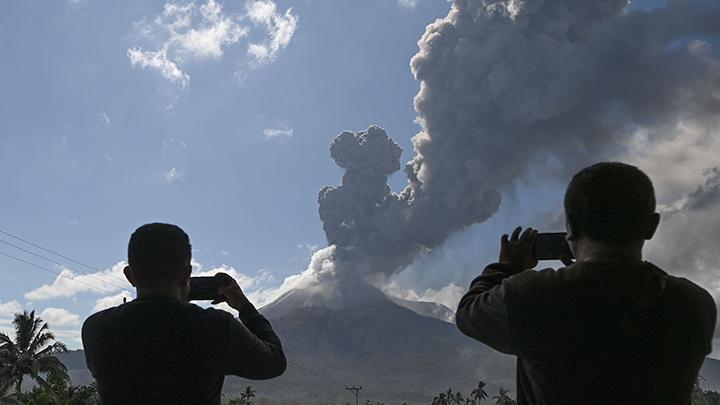 Mount Lewotobi Danger Zone Expanded as Authority Records 11 Eruptions ...