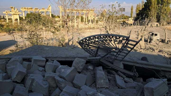 Israeli Strike Destroys Ottoman-era Building near Baalbek Ruins - foto ...